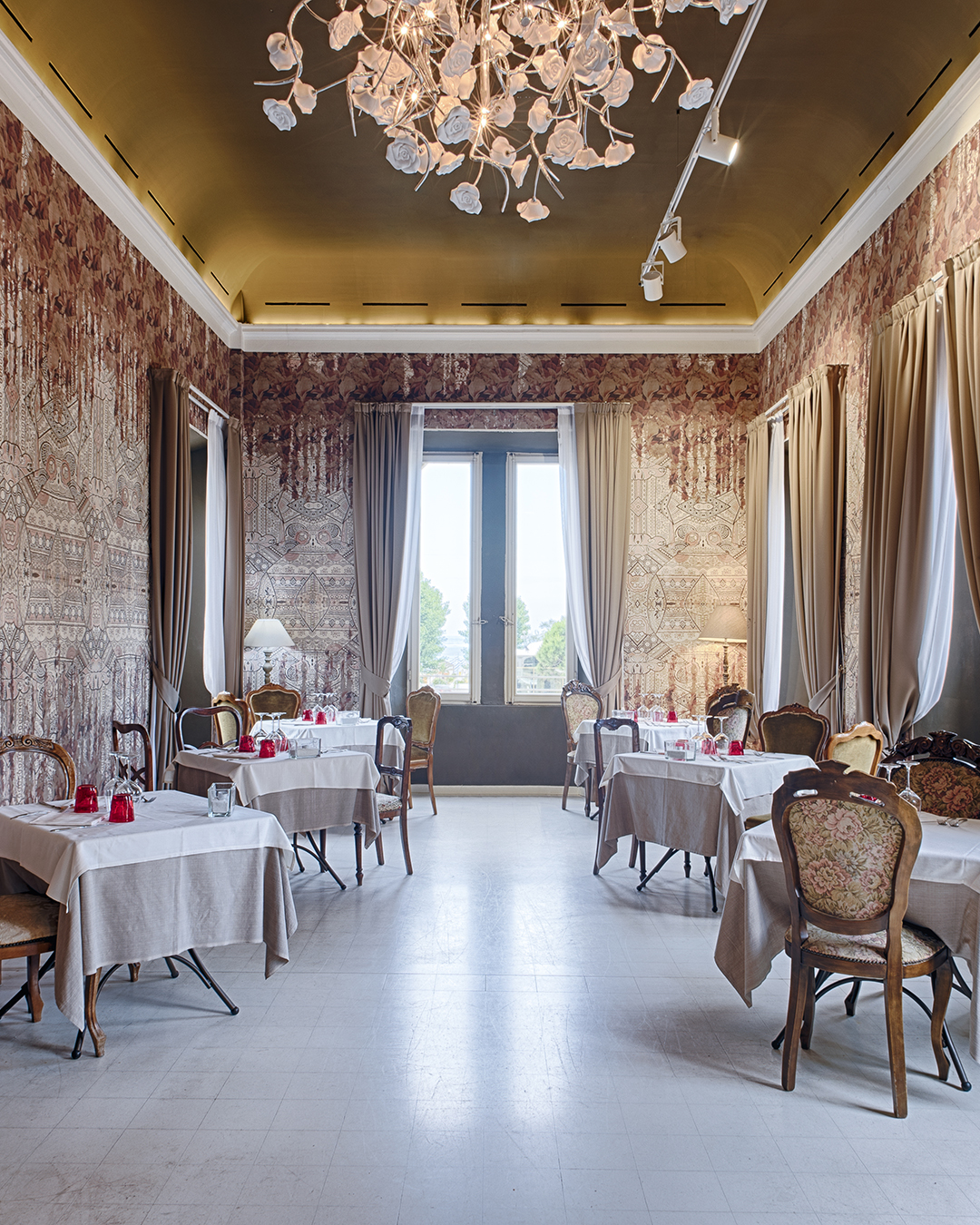 Embassy restaurant - Inkiostro Bianco