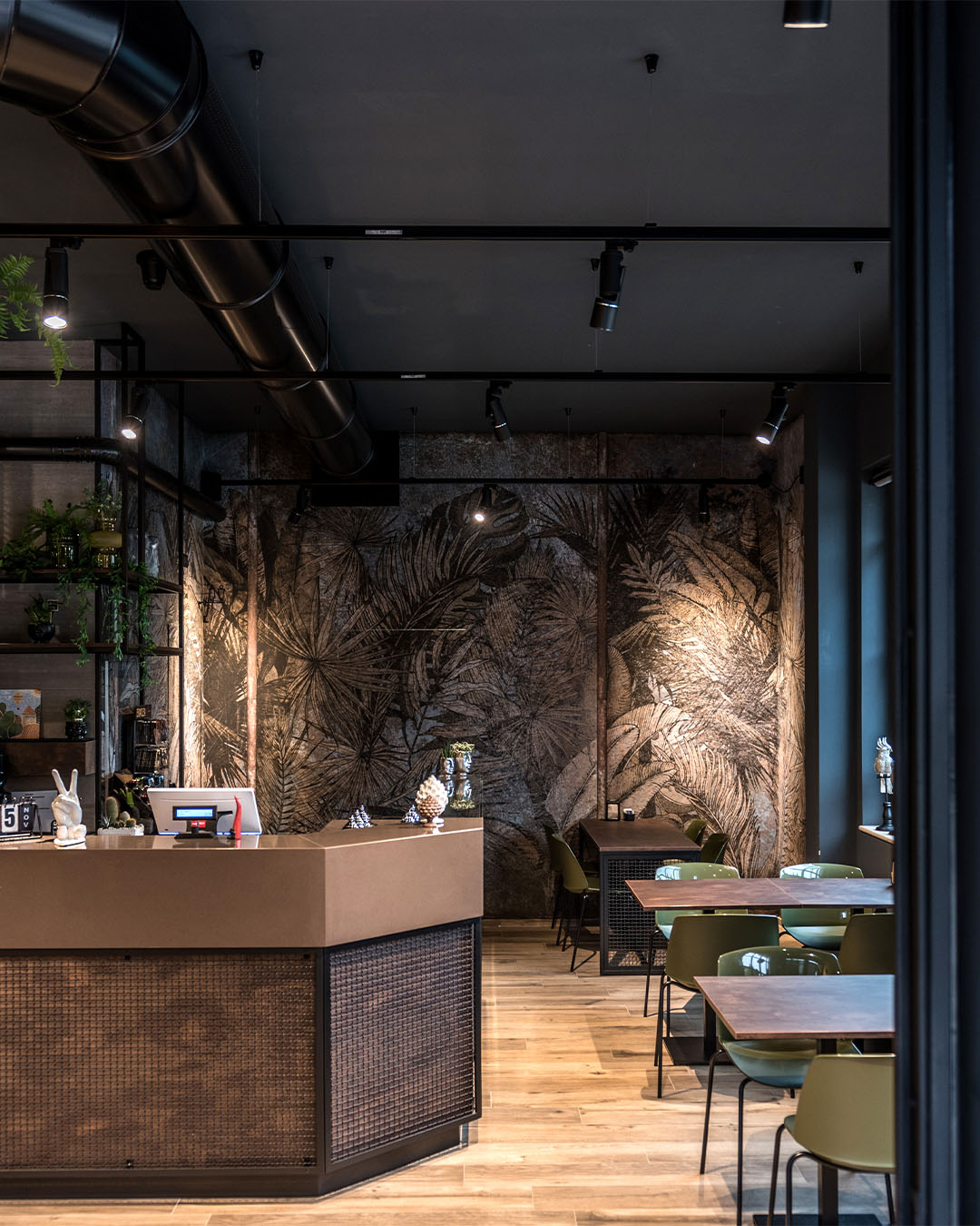 Lizia's Cakes, a bakery with industrial interior design in Cassiano ...